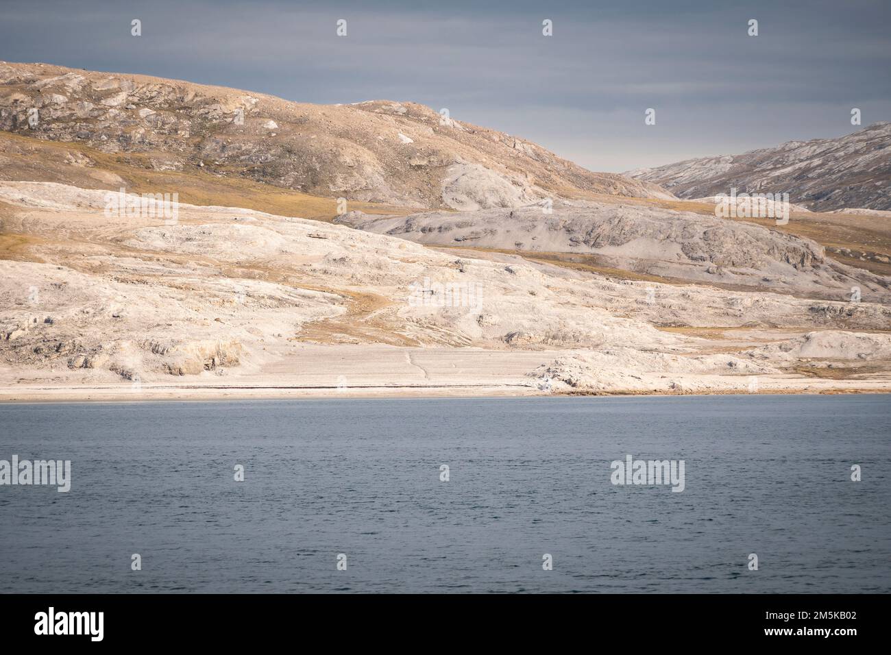 Shoreline of Admiralty Inlet at the western end of Baffin Island in ...