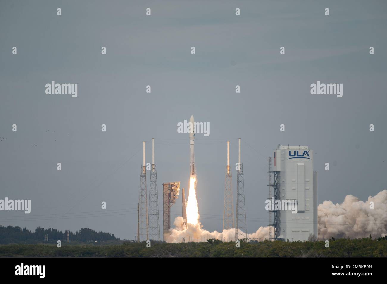 A United Launch Alliance Atlas V rocket carrying the USSF-8 mission for ...