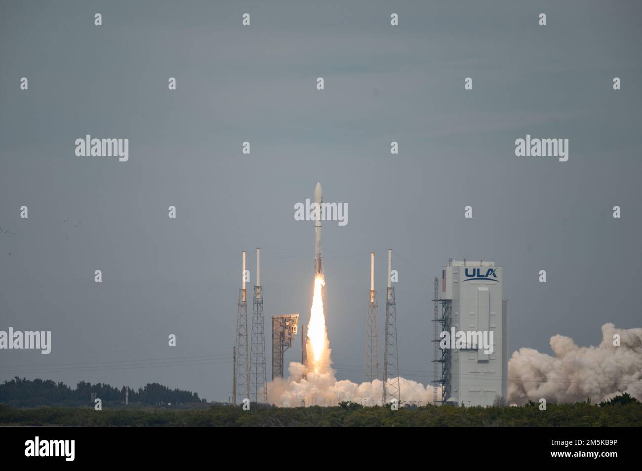 A United Launch Alliance Atlas V rocket carrying the USSF-8 mission for ...