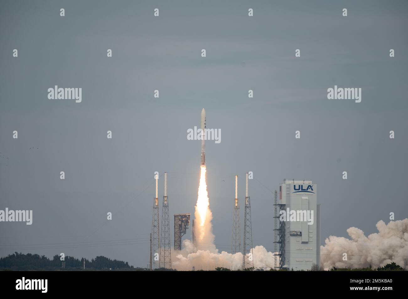 A United Launch Alliance Atlas V rocket carrying the USSF-8 mission for ...