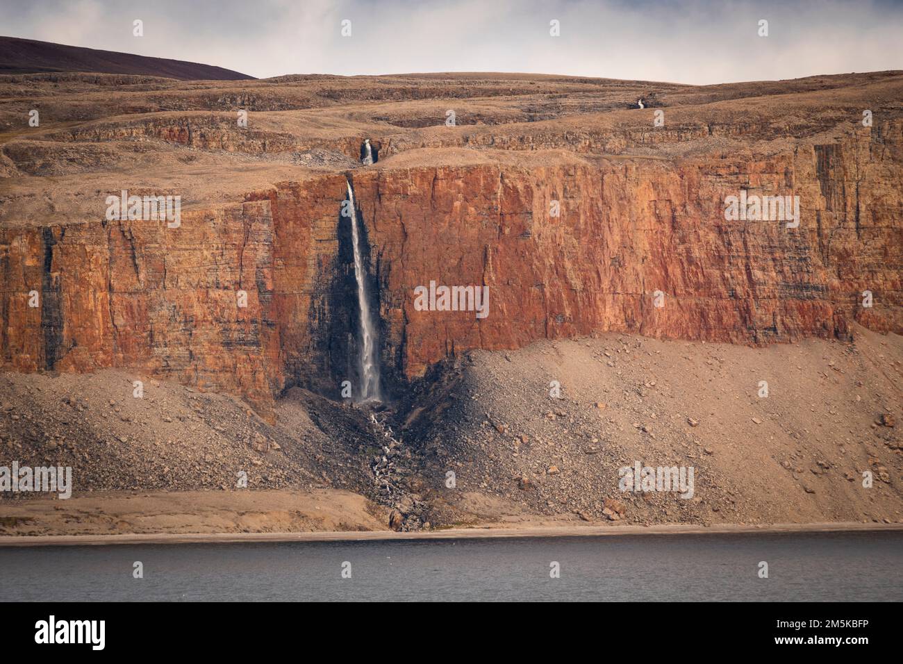 Cliffs on the shoreline of Adams Sound off Admiralty Inlet near Arctic ...