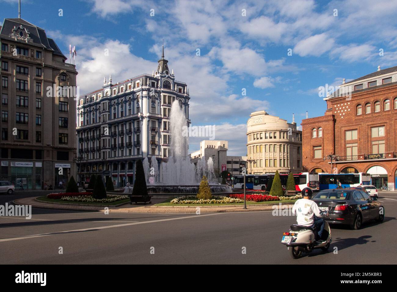 Historic roundabout square hi-res stock photography and images - Alamy