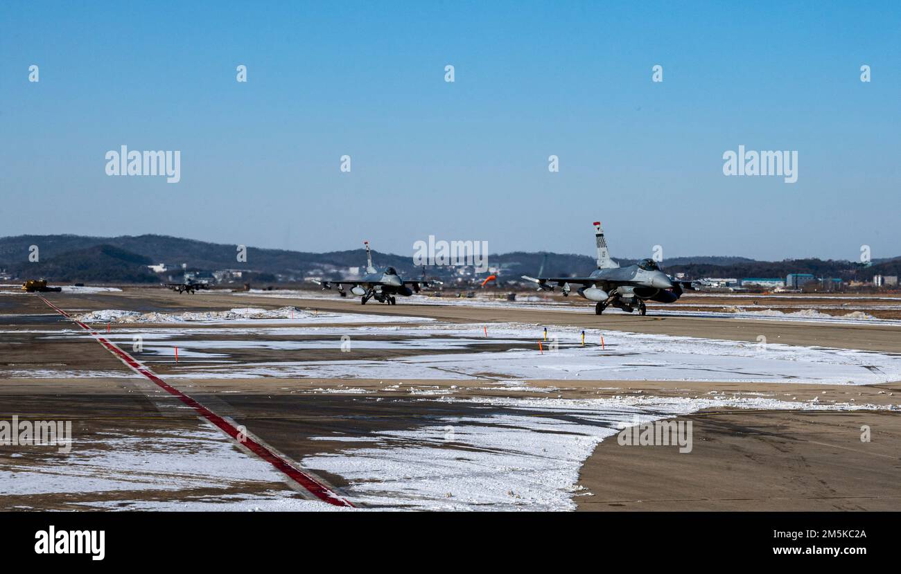 Three F-16 Fighting Falcon’s assigned to the 36th Fighter Squadron taxi ...