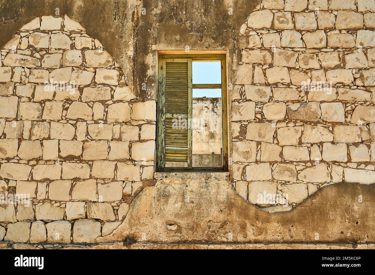 Ruined wall of house hi-res stock photography and images - Alamy