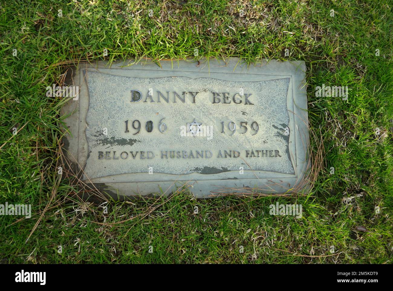 Los Angeles, California, USA 22nd December 2022 Actor/comedian Danny Beck's Grave in Kedron ...