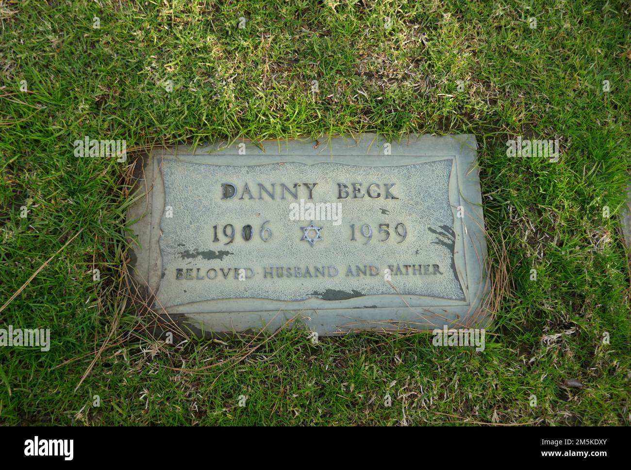 Los Angeles, California, USA 22nd December 2022 Actor/comedian Danny Beck's Grave in Kedron ...