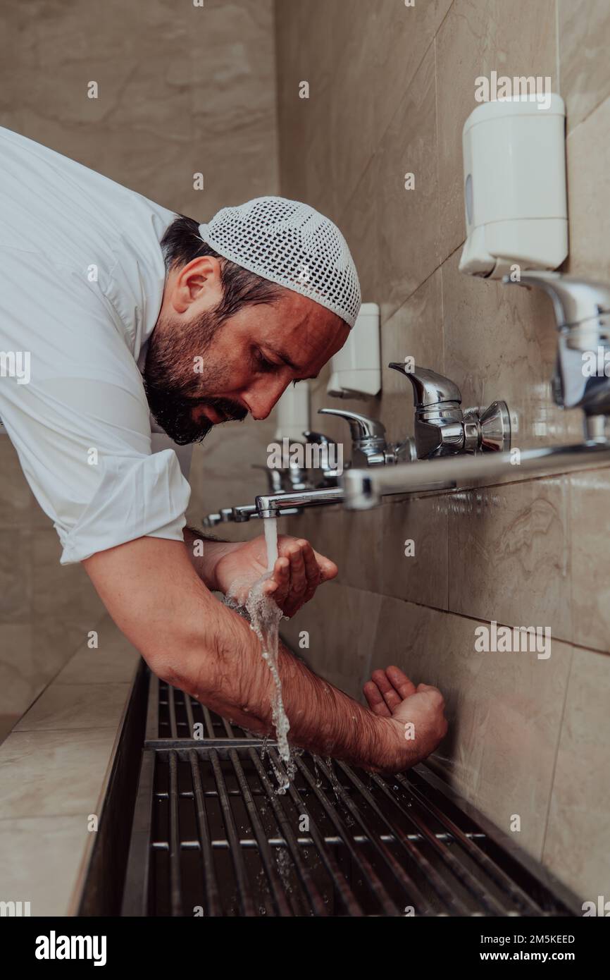 Body wash islamic hi-res stock photography and images - Alamy