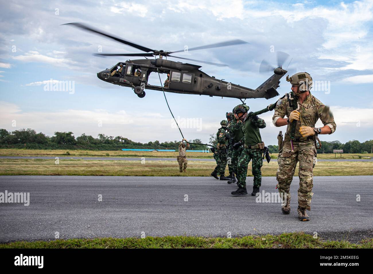 U.S. Army Soldiers and Royal Thai Army Forces conduct fast rope ...
