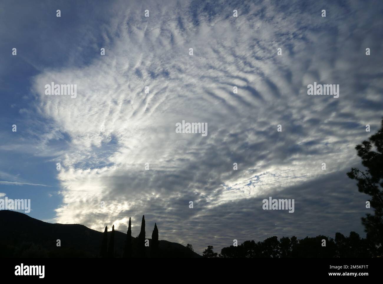 Los Angeles, California, USA 22nd December 2022 Sunset Clouds at Mount ...