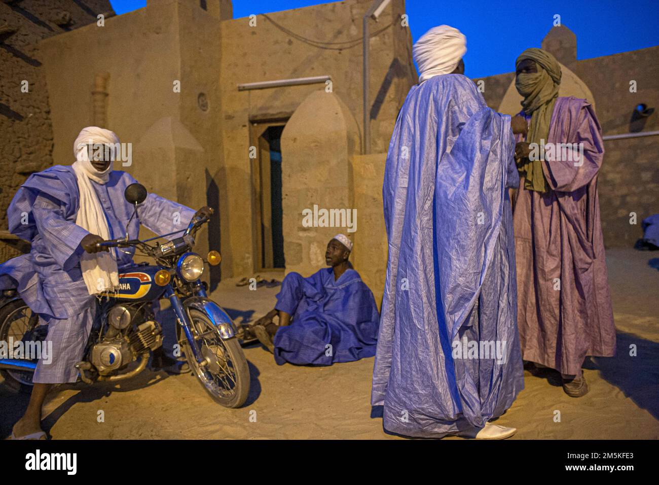 Songhai mosque hi-res stock photography and images - Alamy