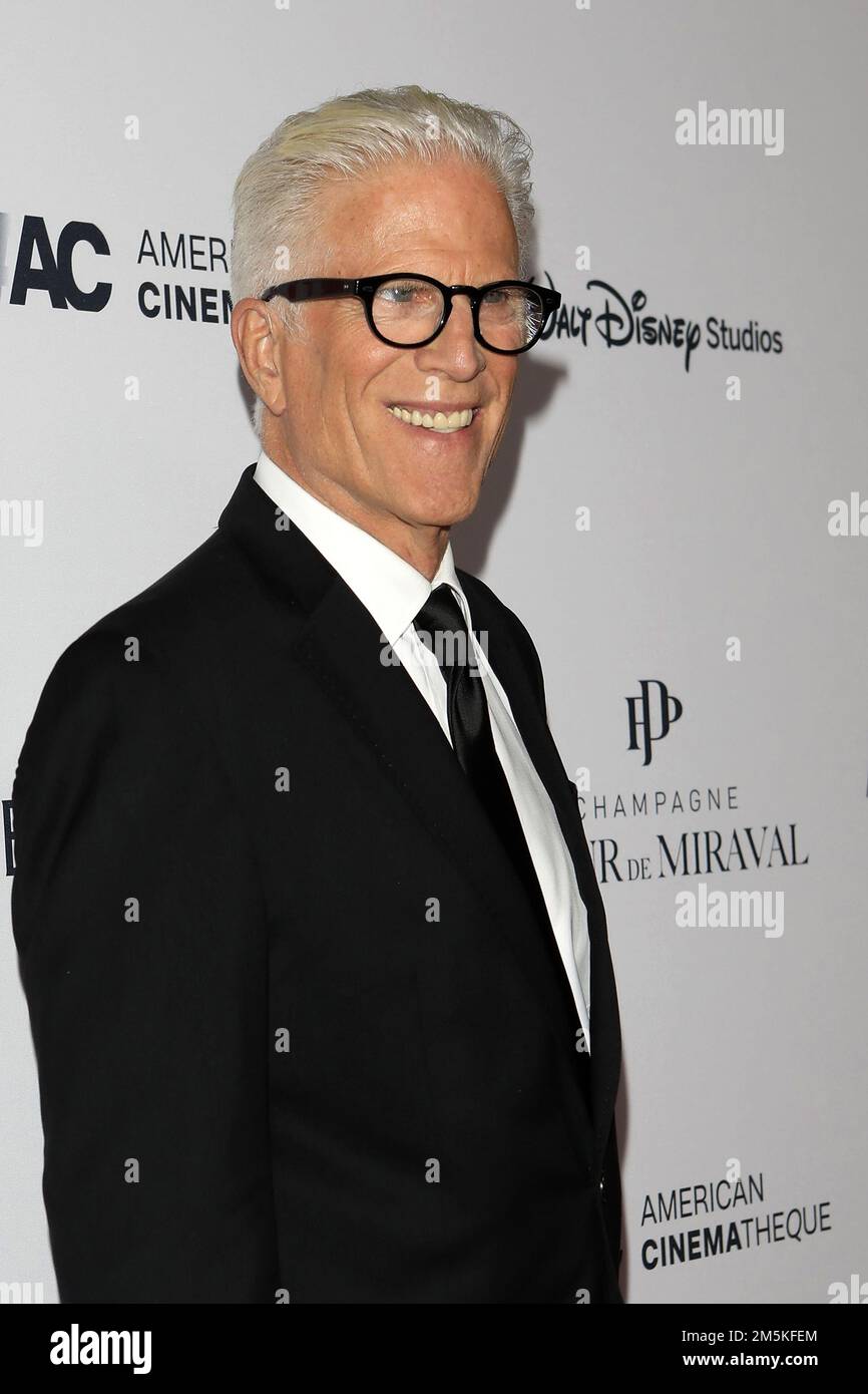 36th Annual American Cinematheque Awards in honor or Ryan Reynolds at ...