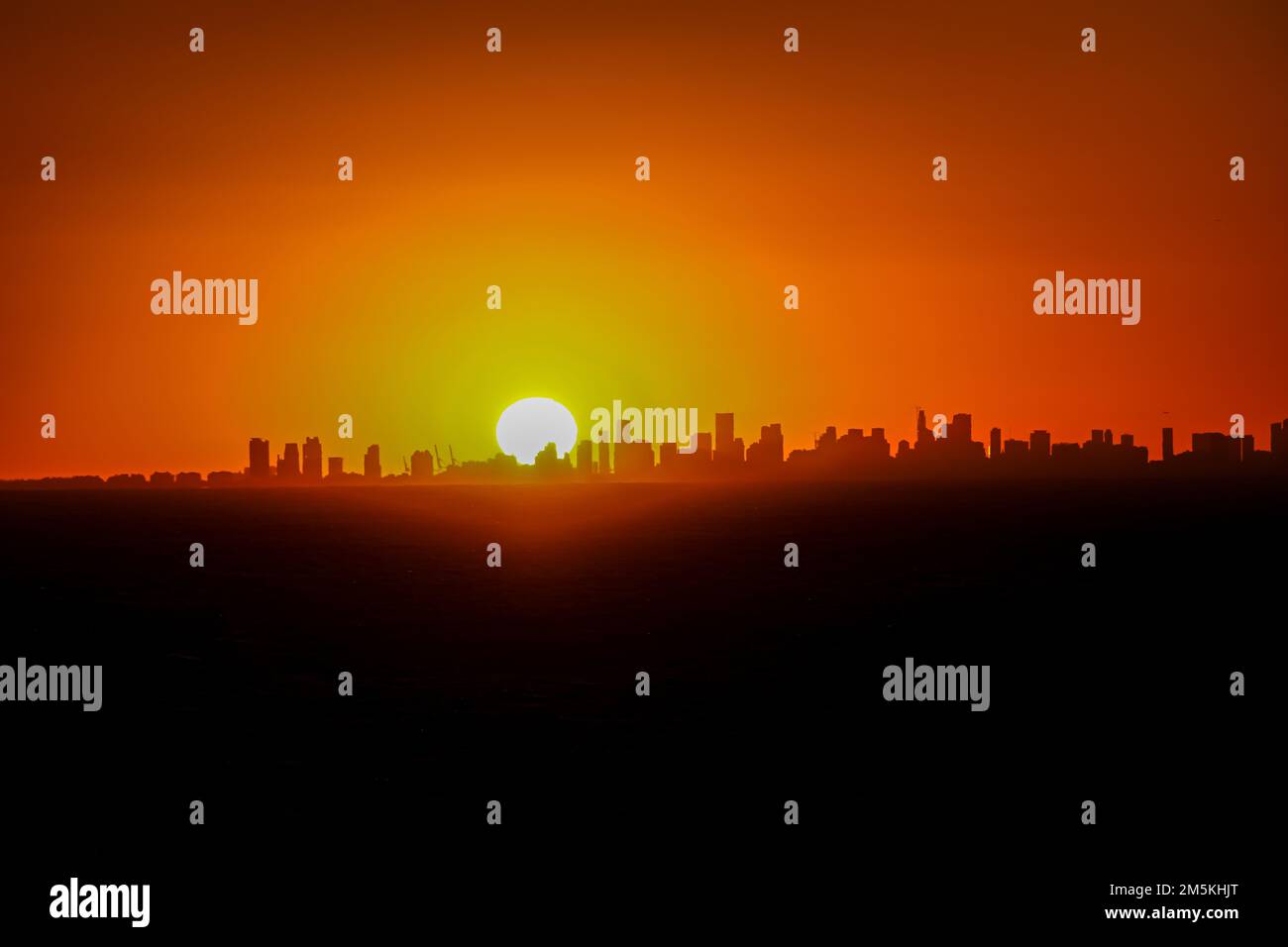 Beautiful night in miami hi-res stock photography and images - Alamy