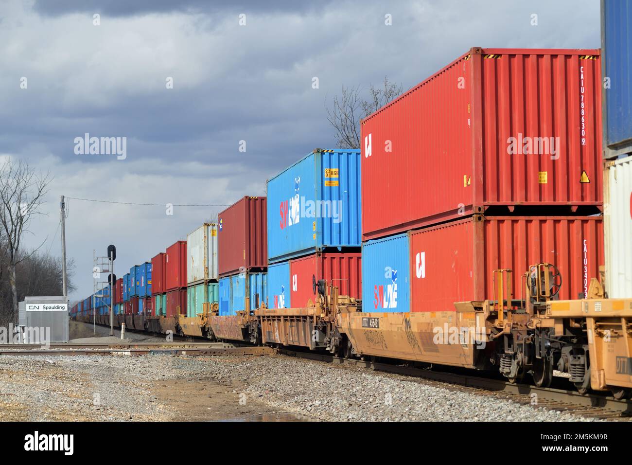 Elgin, Illinois, USA. A Canadian National intermodal freight train ...
