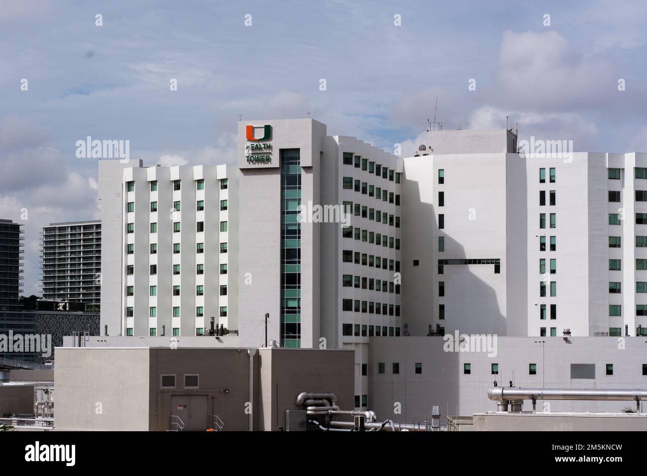 A scenic view of the exterior of the University of Miami Health Center ...