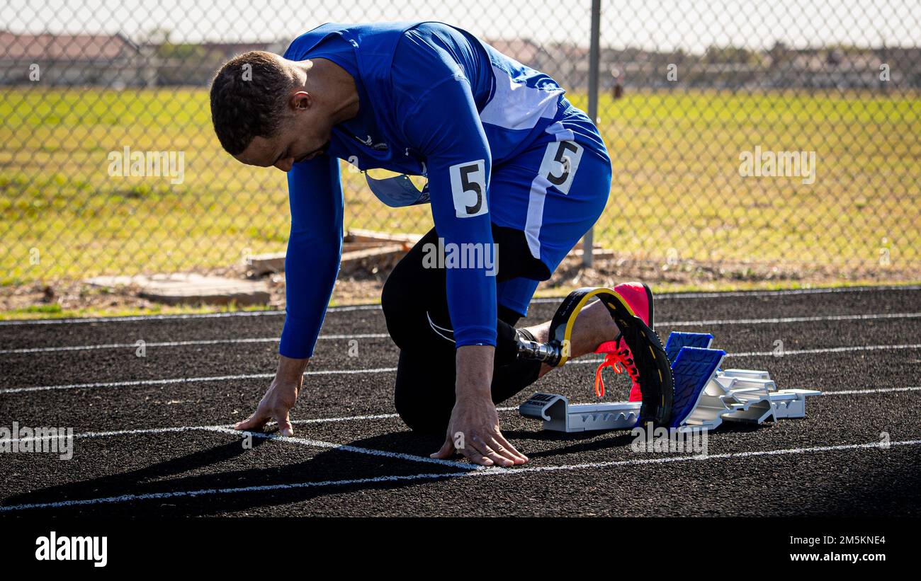 200 meter run hi-res stock photography and images - Alamy
