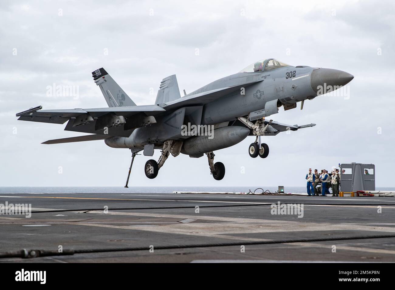 An F/A-18E Super Hornet attached to the "Tomcatters" of Strike Fighter ...