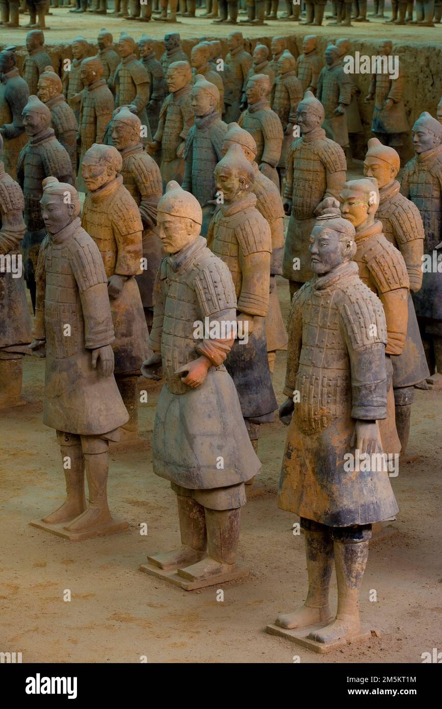 Emperor qins terracotta army xian hi-res stock photography and images ...