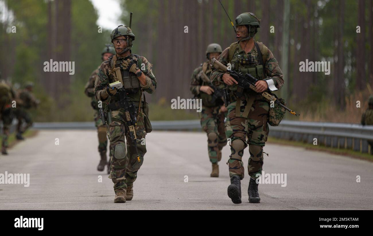 Dutch Marines with Marine Squadron Carib, Netherlands Marine Corps ...