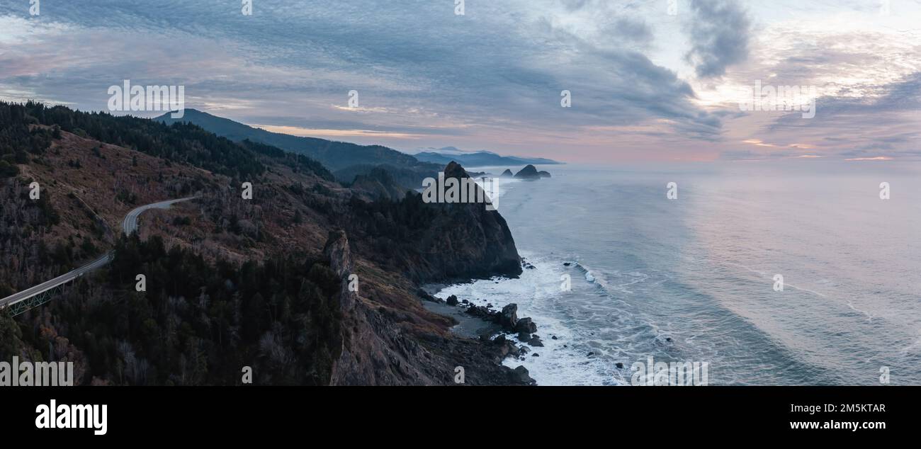 Scenic view oregon pacific coast hi-res stock photography and images ...