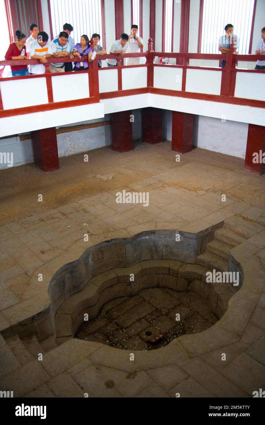 Huaqing palace hot spring hi-res stock photography and images - Alamy