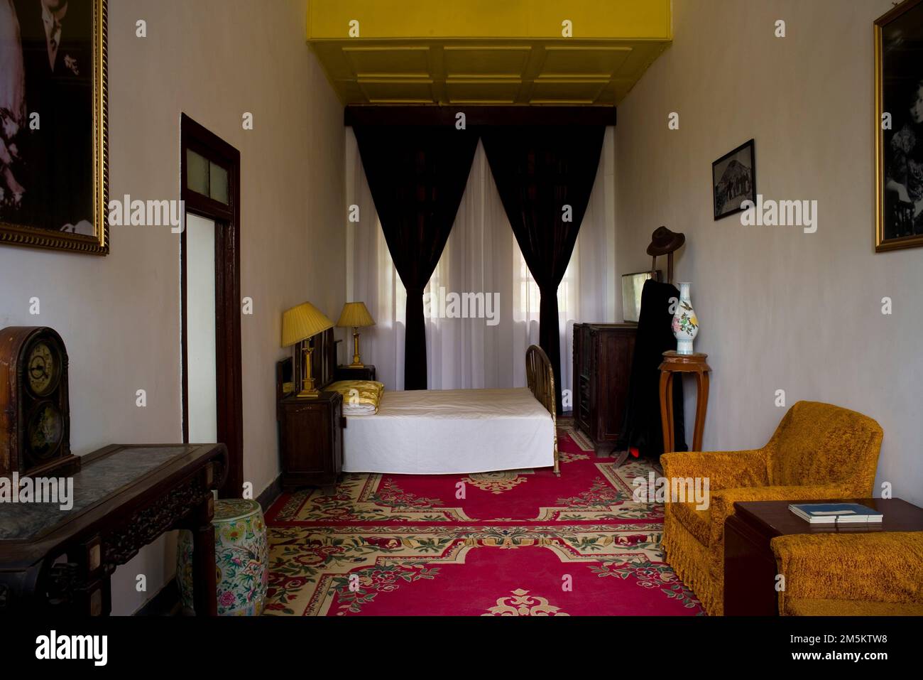 Former residence of jiangjieshi in hua qing palace hi-res stock ...