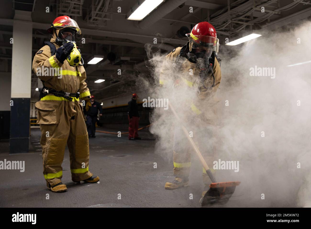 Naval firefighting thermal imager nfti hi-res stock photography and ...