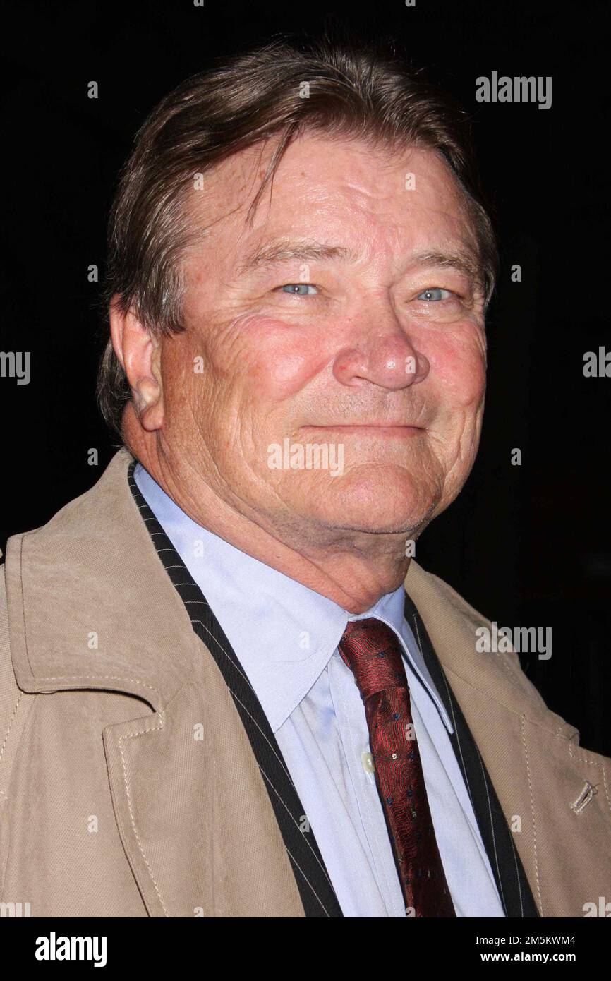 Steve Kroft attends the Vanity Fair party to celebrate the Tribeca Film ...