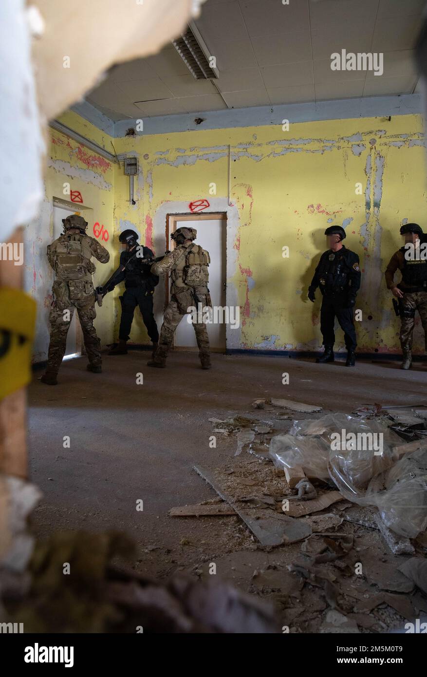 Police operations room hi-res stock photography and images - Alamy