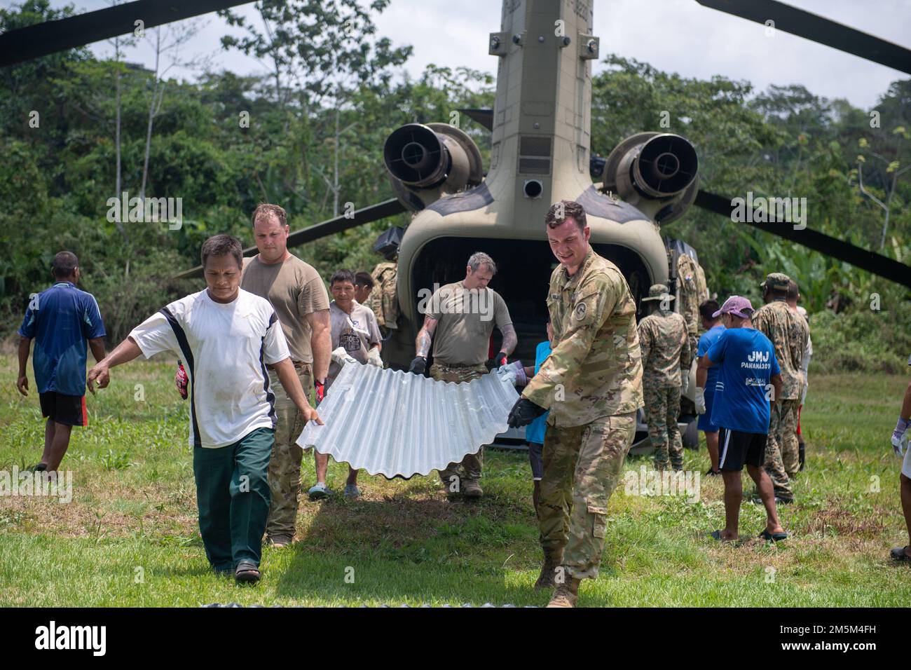 Members of Joint Task Force-Bravo’s (JTF-B) 1st Battalion, 228th ...