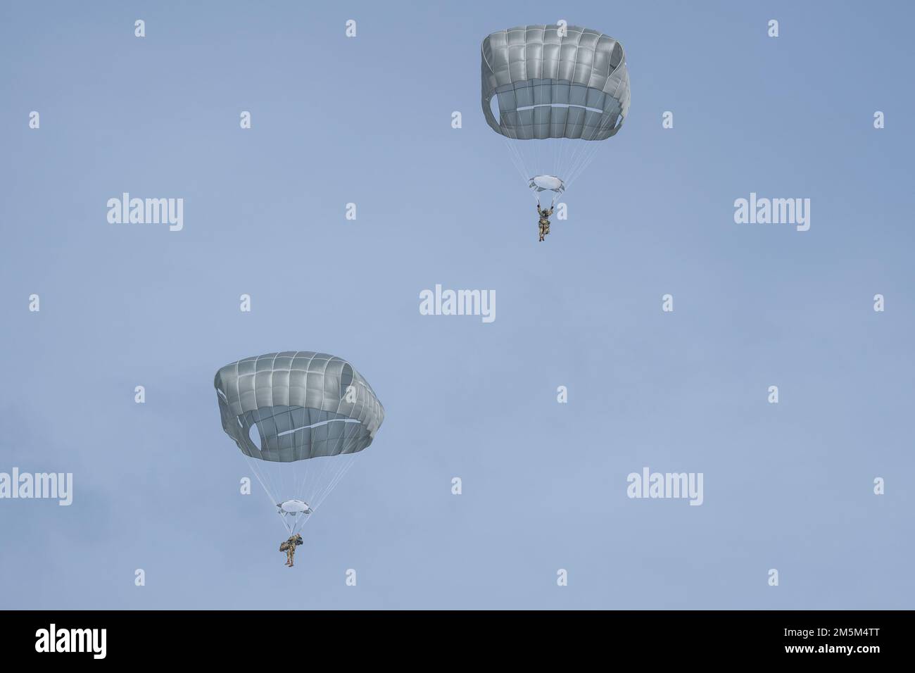 U.S. Army paratroopers assigned to the 4th Infantry Brigade Combat Team ...