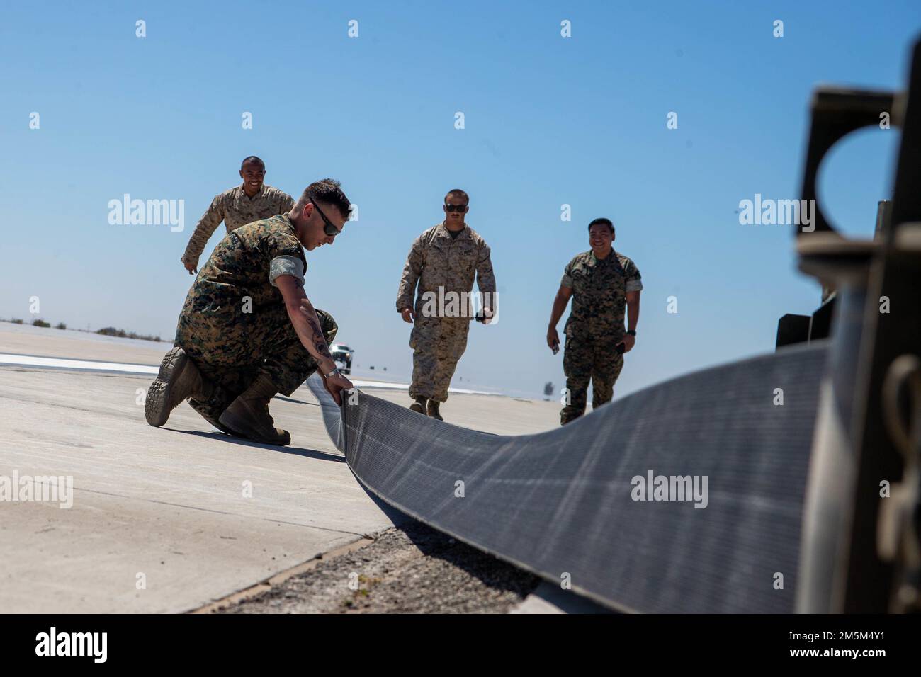 Weapons and tactics instructor course 2 24 hi-res stock photography and ...