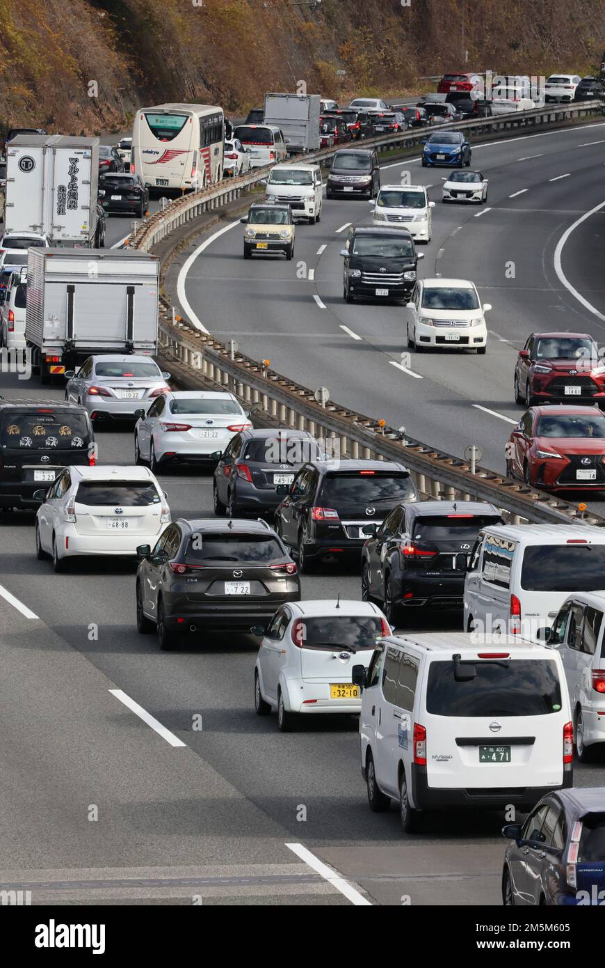 Tokyo, Japan. 30th Dec, 2022. Motorists are caught in a traffic jam ...