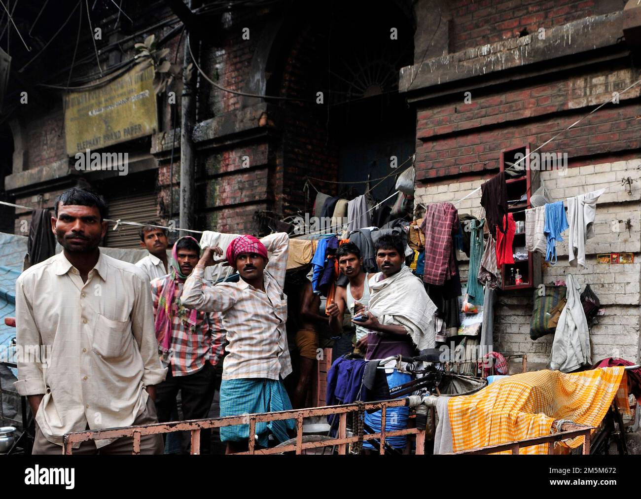 Bengali men in Kolkata, India Stock Photo - Alamy