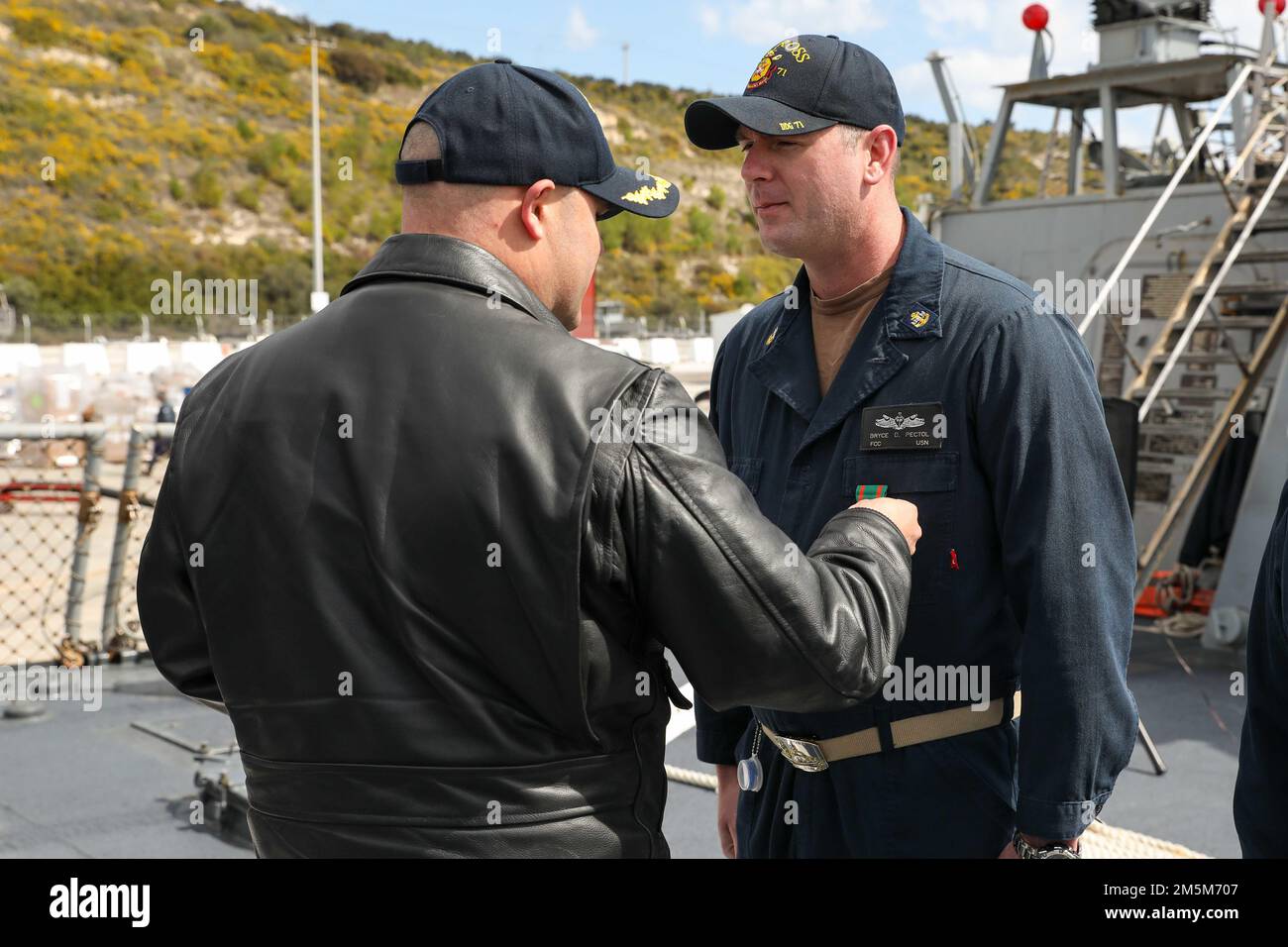 220204-N-UN585-2009 SOUDA BAY, Greece (March 24, 2022) Cmdr. Scott ...