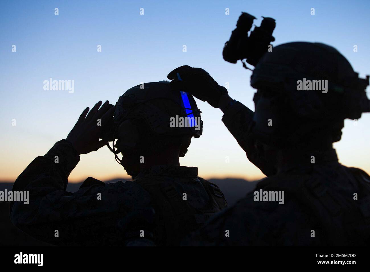 Omni Military Chem Lights Glow