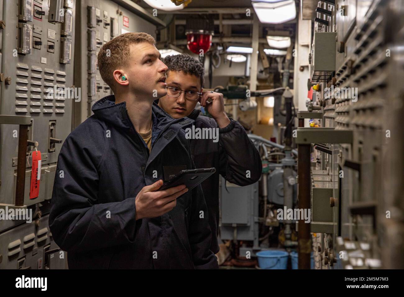 Ticonderoga class guided missile cruiser uss san jacinto cg 56 hi-res ...