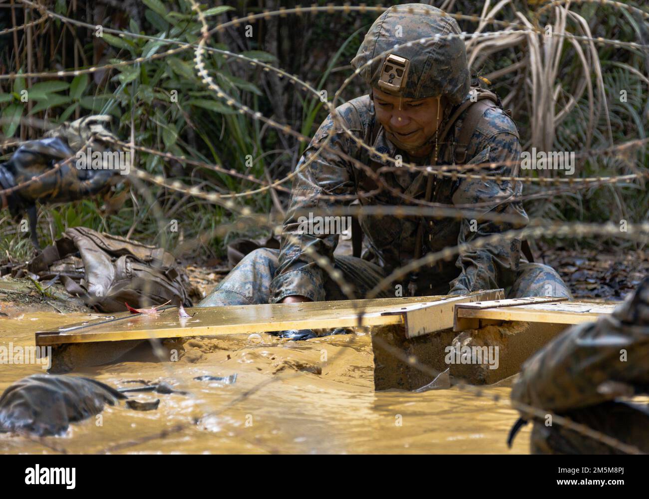 U s marine corps obstacle course hi-res stock photography and images ...