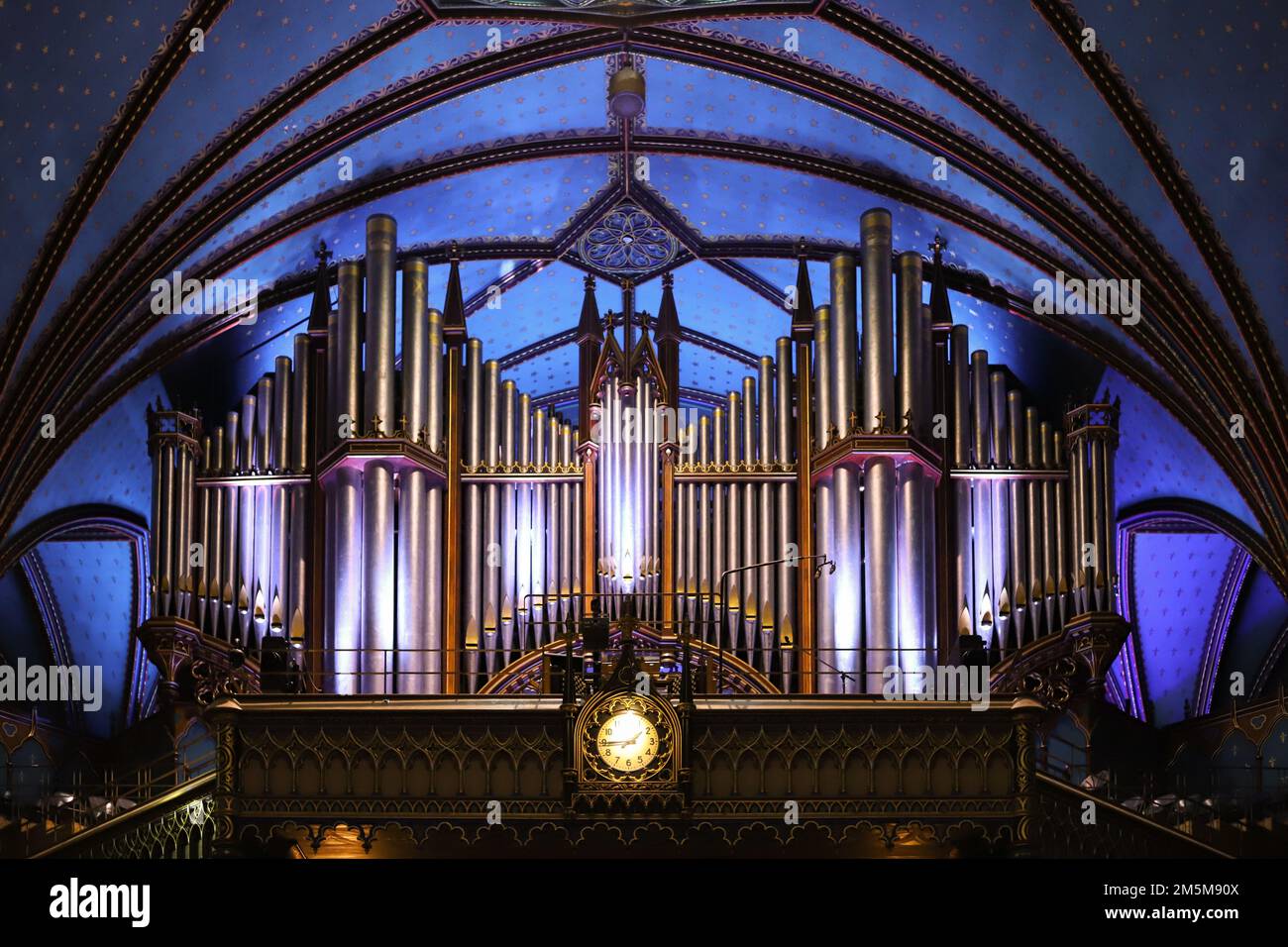 Montreal Notre Dame Basilica, inside the Catholic church - pipe organ ...
