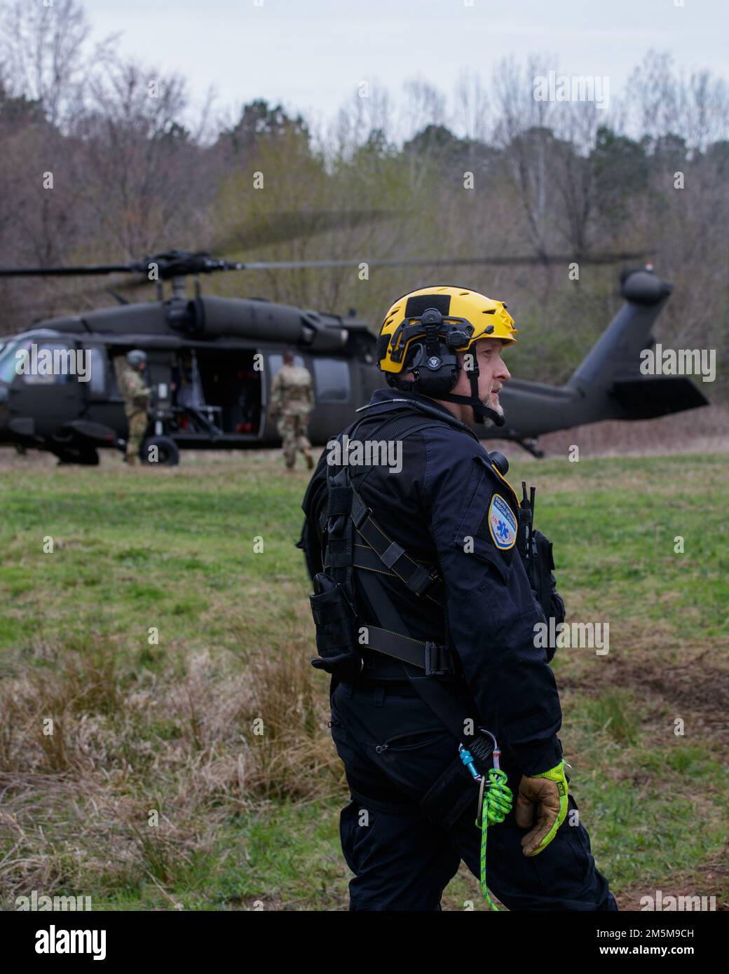 Soldiers from Charlie Company, 1-131st Assault Helicopter Battalion and ...