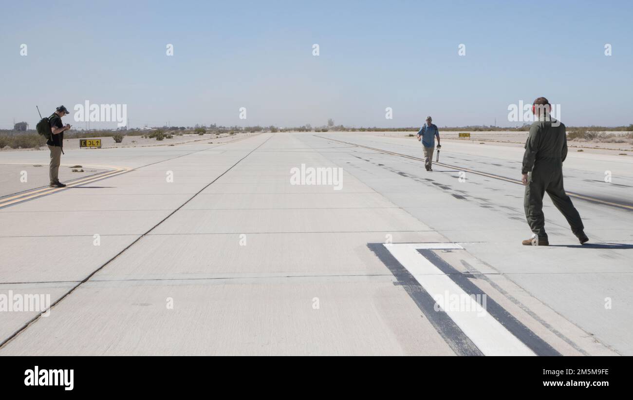 Service members with Marine Operational Test and Evaluation Squadron 1 ...