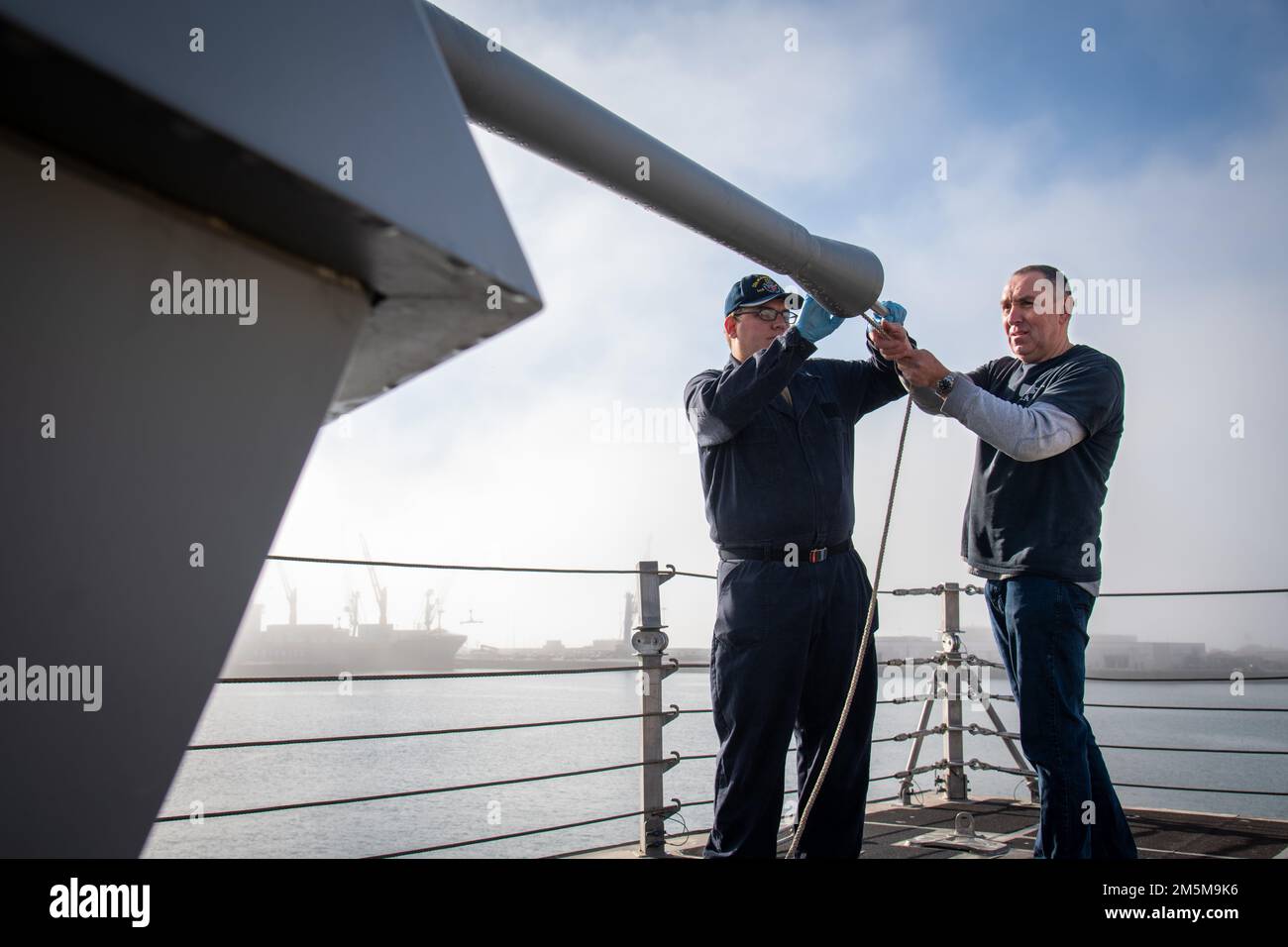 Gunner’s Mate 2nd Class Petty Officer Jacob Kolesik and Naval Surface ...