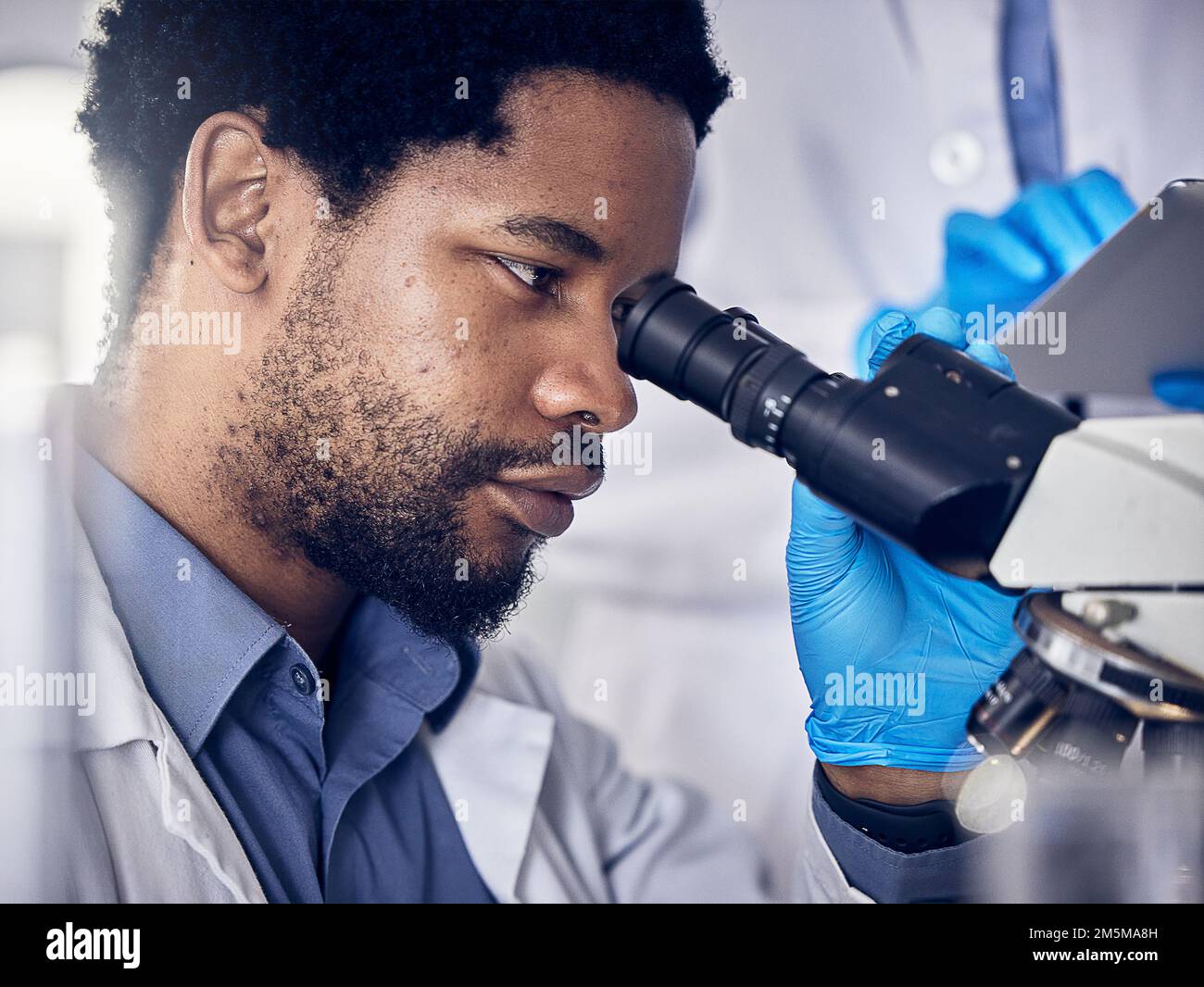 Black medical student hi-res stock photography and images - Alamy