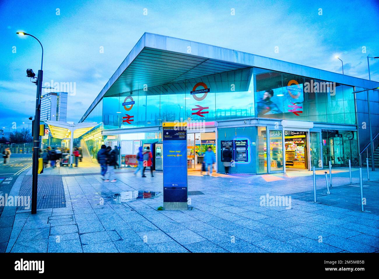 London overground train shepherds bush hi-res stock photography and ...