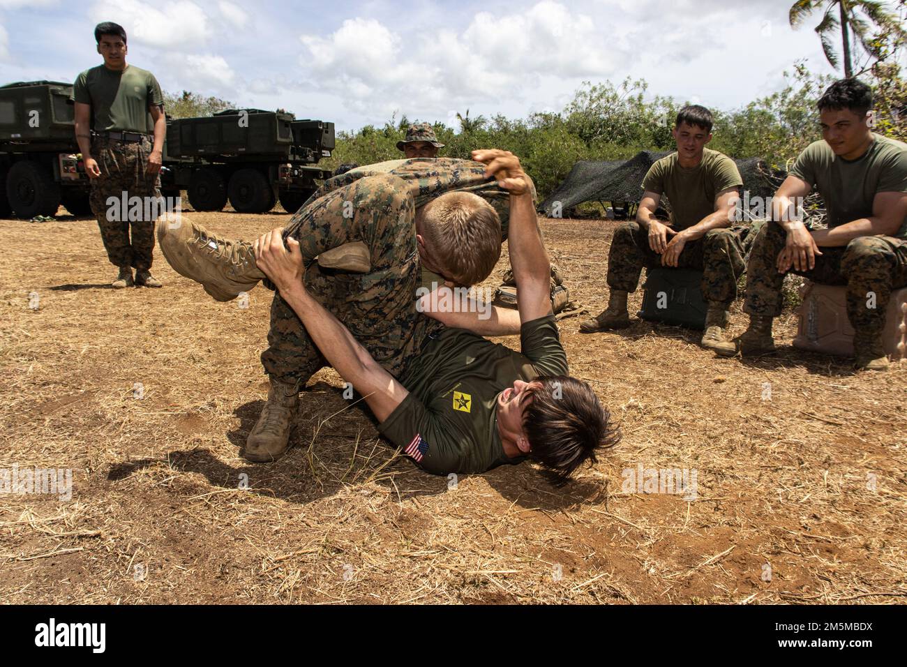 Uss grapple hi-res stock photography and images - Alamy