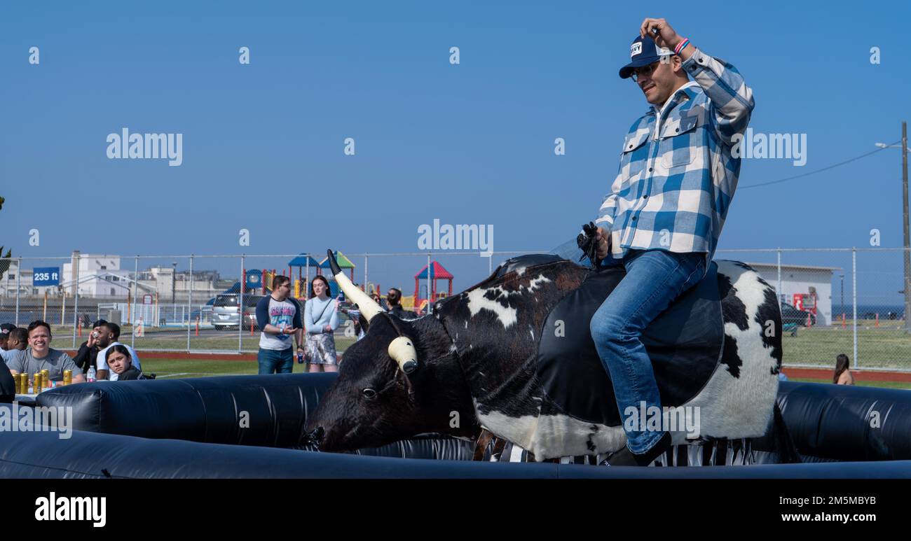 220325-N-RC359-1227 YOKOSUKA, Japan (March 25, 2022) Damage Controlman ...