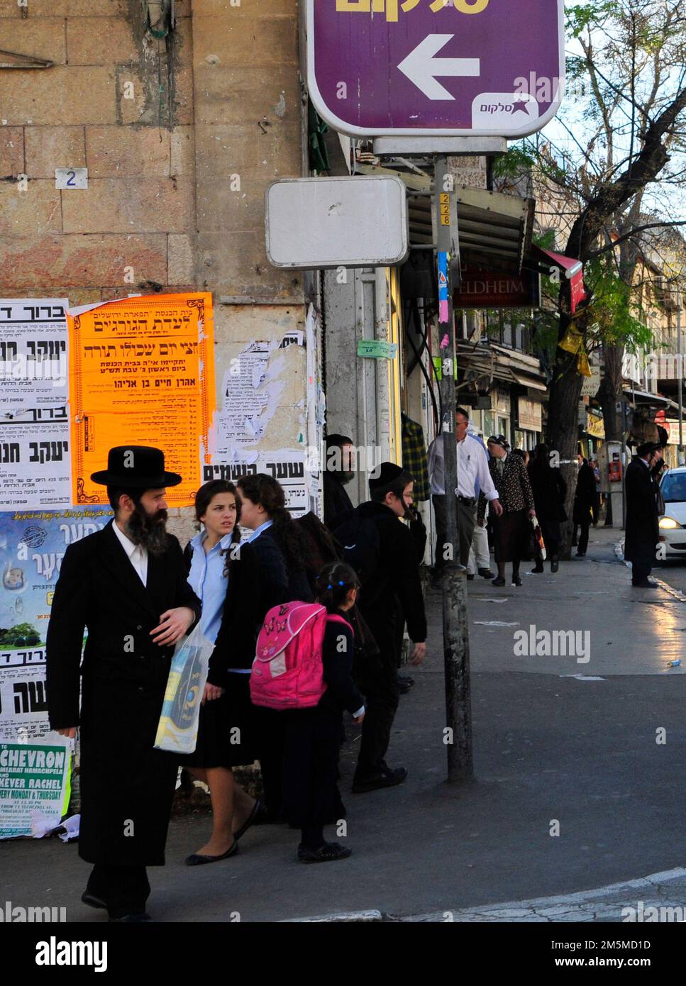 Haredi Jews at the ultra-Orthodox neighborhood of Geula in Jerusalem ...