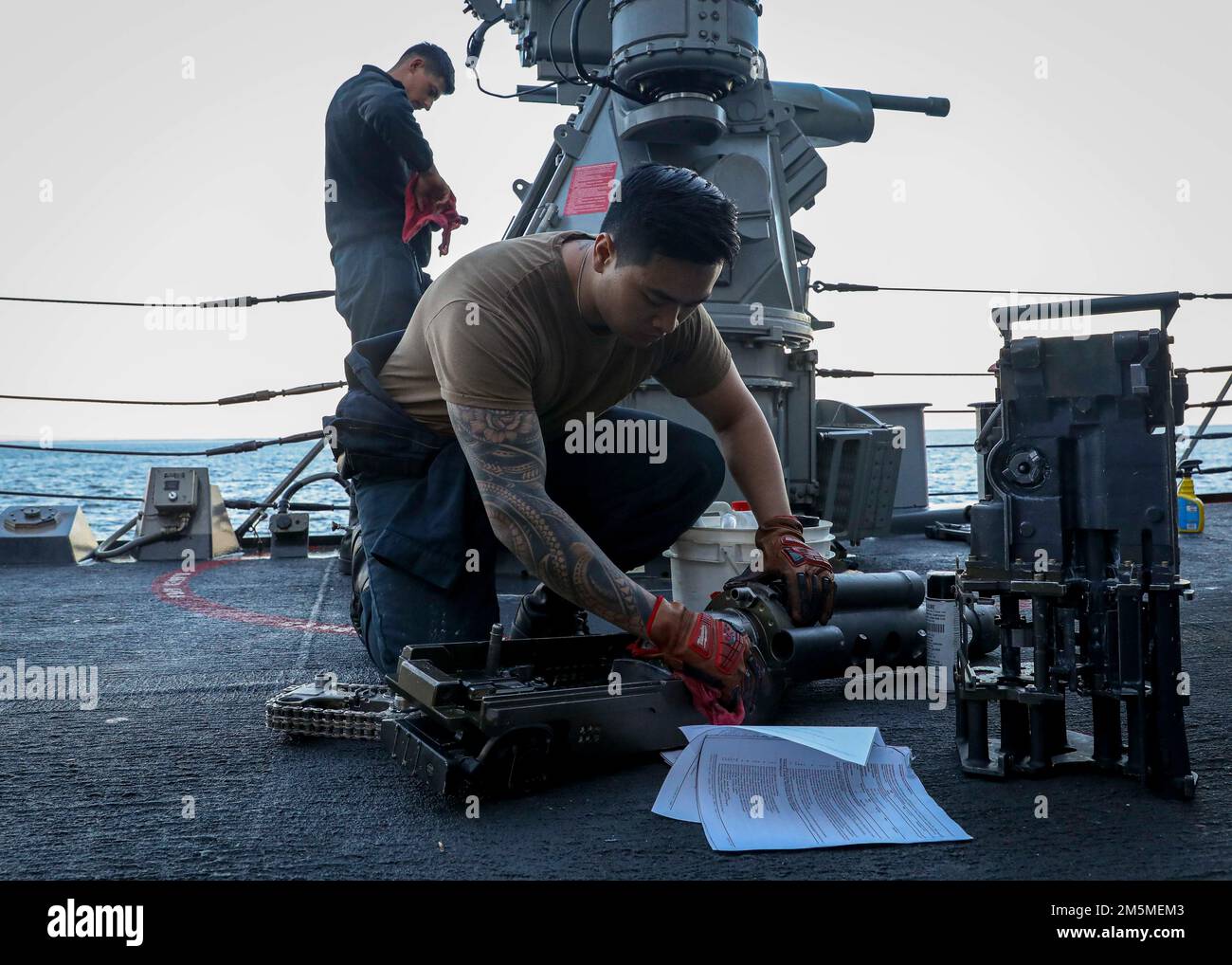 M242 bushmaster chain gun hi-res stock photography and images - Alamy