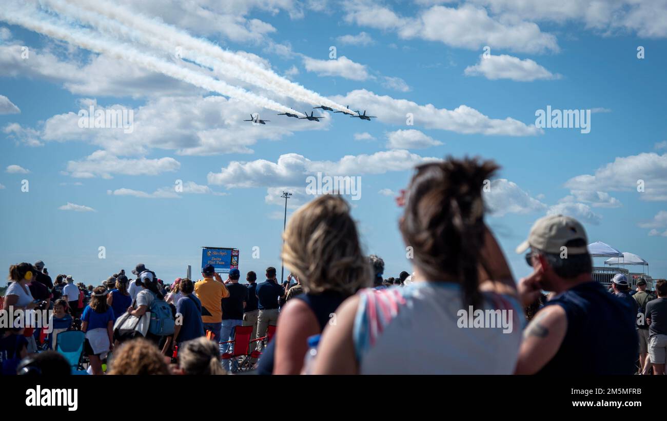 The Blue Angels perform during Tampa Bay AirFest at MacDill Air Force ...
