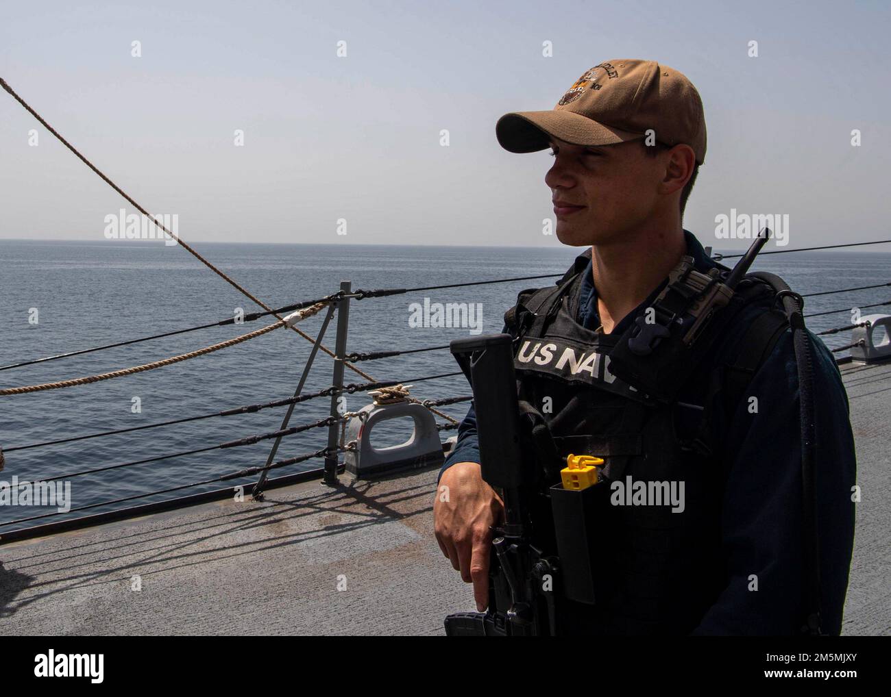 GULF OF OMAN (March 26, 2022) Gunner’s Mate 3rd Class Christopher Hart ...