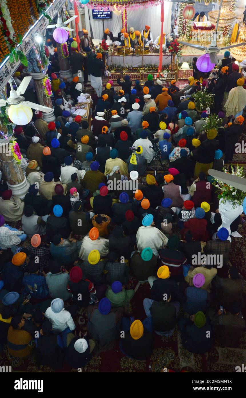 Peshawar, Khyber Pakhtunkhwa, Pakistan. 28th Dec, 2022. Sikh devotees ...